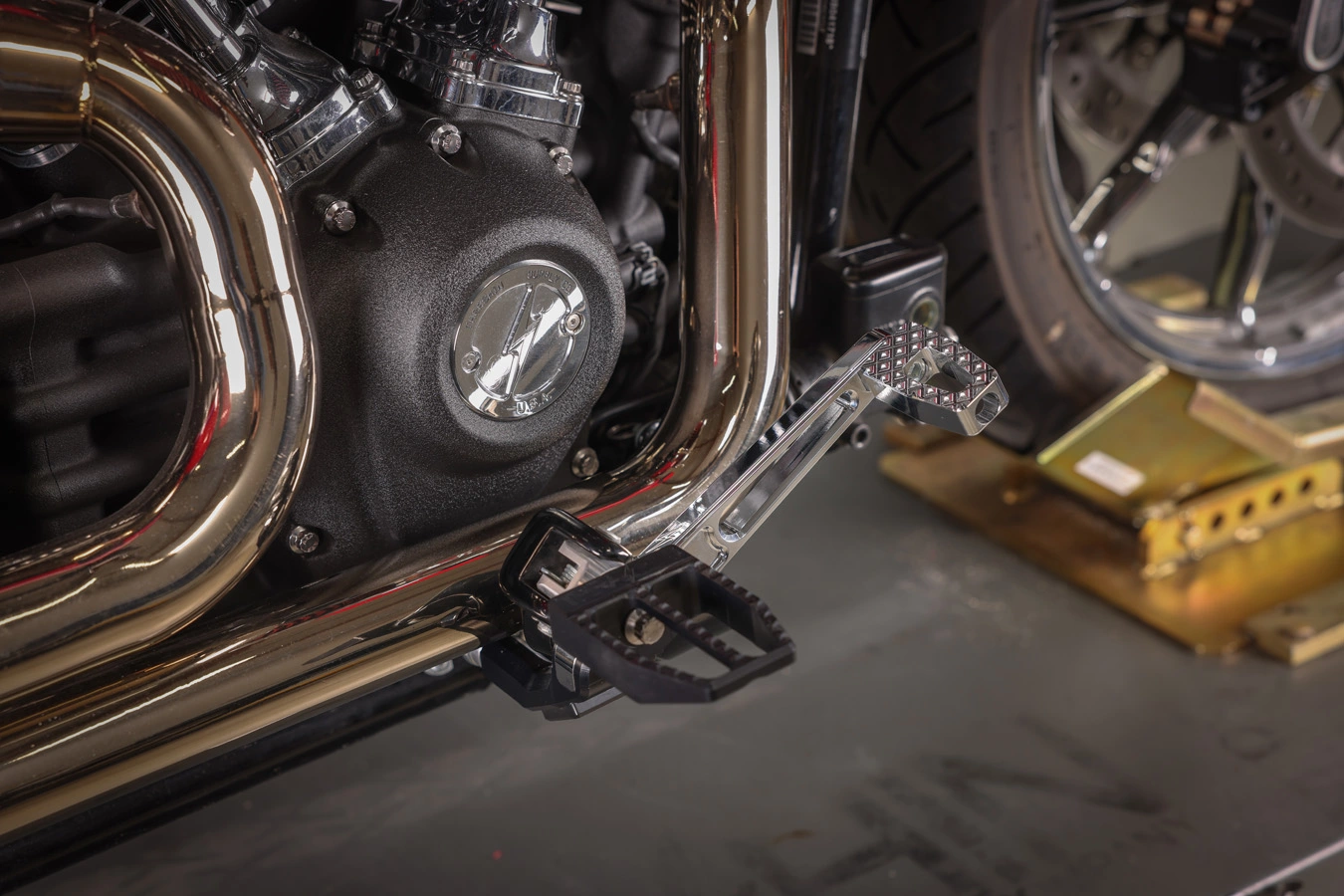 Thrashin’ Supply's Adjustable Brake Setup for M8 Softail | Hot Bike ...