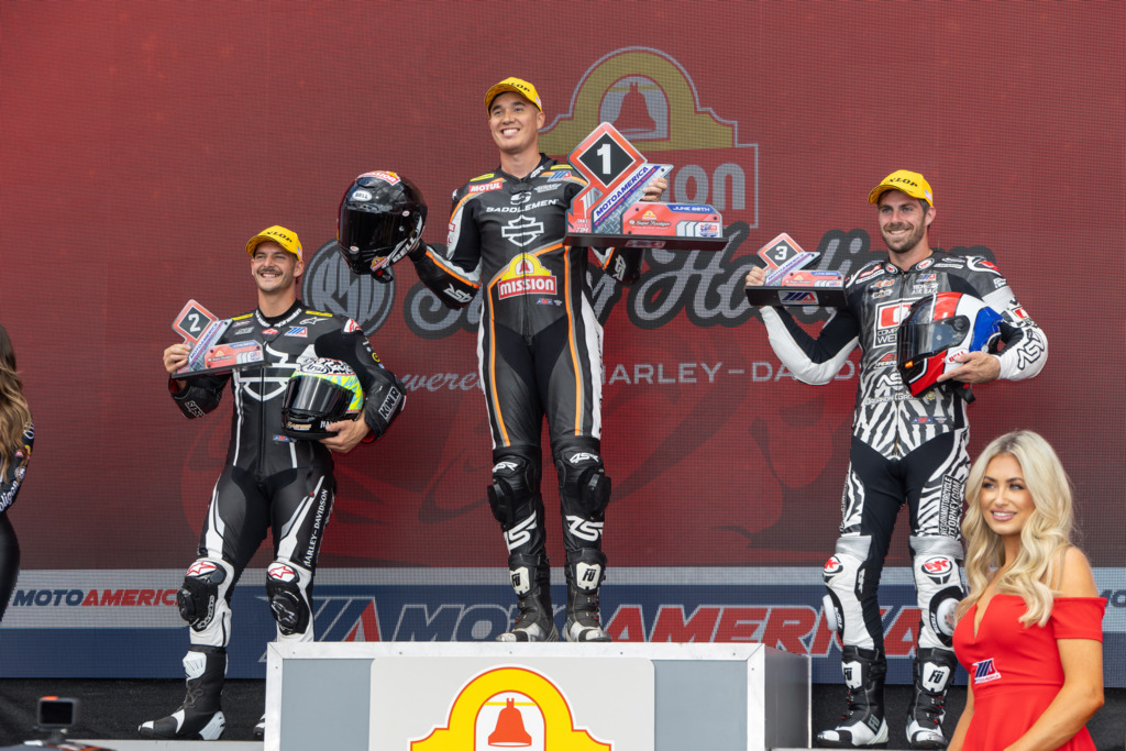 Harley-Davidson Riders Dominate Super Hooligans at The Ridge | Hot Bike ...