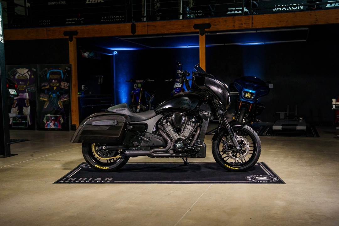 FORGED: Twitch Builds A Custom Indian Chieftain PowerPlus for Skate Legend Ryan Sheckler | Hot ...